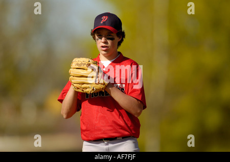 Baseball pitcher getting ready to throw ball Stock Photo - Alamy
