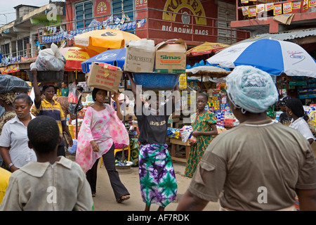 Nigeria Lagos People at marketplace Stock Photo - Alamy