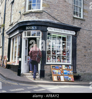 Books in the window of a bookshop in Hay on Wye , the second hand Book ...