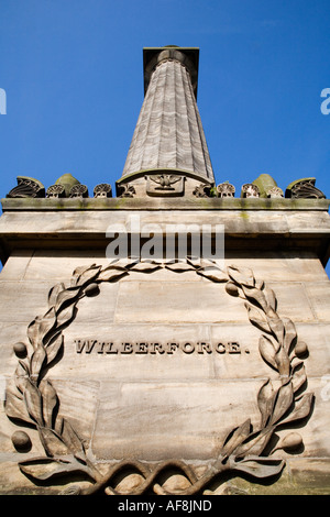 Statue of Slavery Abolitionist William Wilberforce and Hull College in ...