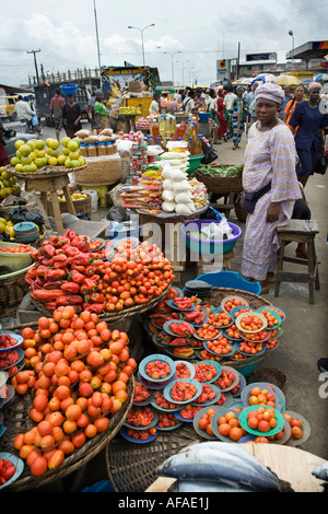 Nigeria Lagos People at marketplace Stock Photo - Alamy