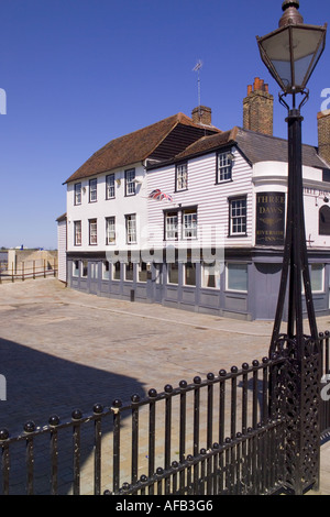 The 3 daws pub Gravesend Stock Photo - Alamy