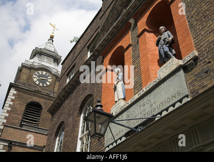 London, Wapping St John's church in Scandrett Street Stock Photo - Alamy
