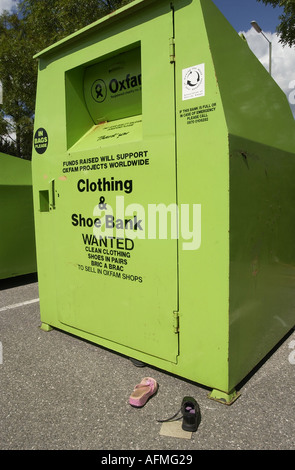 Clothing recycle bin, green box to drop off clothing to be reused to ...