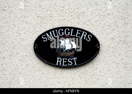 Sign with house name, Smugglers Cottage, Mermaid Street, Rye, East ...