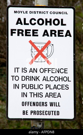 UK Alcohol Free Zone No Drinking Urban Sign Stock Photo - Alamy