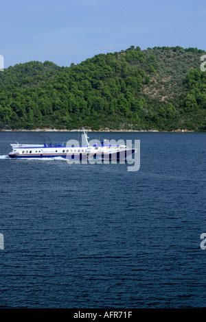 Hydrofoil leaving Skiathos Stock Photo - Alamy
