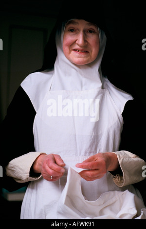 Catholic Nuns UK. A Closed Order, Poor Clares at Much Birch ...