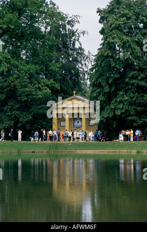 Oval Lake The Temple at Althrop House where Princess Diana is buried ...