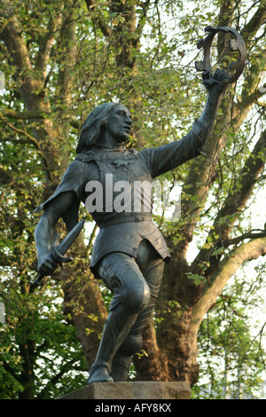 Richard the Third statue in Leicester city centre Stock Photo - Alamy