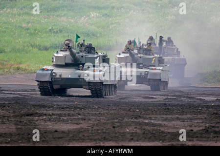 Mitsubishi Type 90 Main Battle Tank of the Japan Ground Self Defence ...