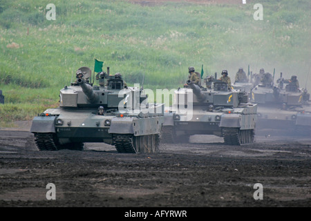 Mitsubishi Type 90 Main Battle Tank of the Japan Ground Self Defence ...