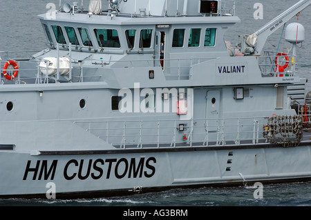 the hm customs vessel valiant in southampton water Stock Photo - Alamy