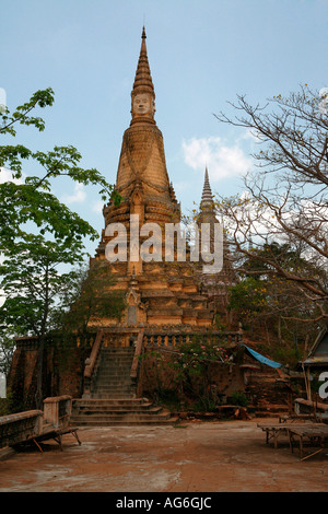 Chet Dey Mak Proum stupa on the Hill of the Royal Treasury, Udong ...