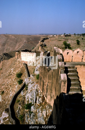 Nahargarh fort wall overlooking Jaipur, Rajasthan, India Stock Photo ...
