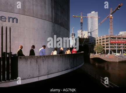 ROTTERDAM - A rat on the street in Rotterdam ROBIN UTRECHT /ANP ...
