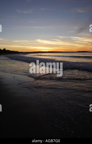 STUNNING SUNSET NOOSA BEACH QUEENSLAND AUSTRALIA VERTICAL BAPDA8402 ...
