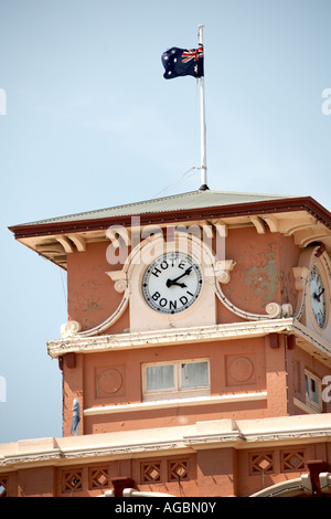 Hotel on Bondi beach Stock Photo - Alamy