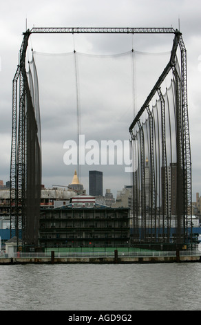 golf driving range on the hudson river nyc Stock Photo - Alamy
