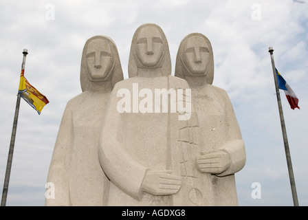 escuminac disaster monument escuminac fishermen monument Stock Photo ...