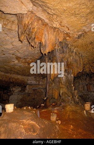 Mayan ceremonial objects, Balankanche Cave, Gruta de Balankanche ...
