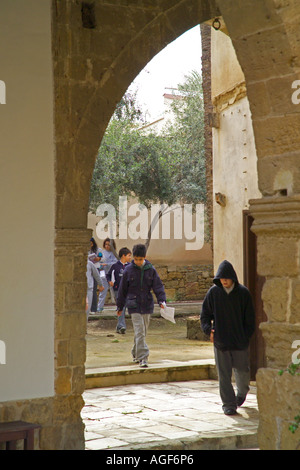 kids on school outing Stock Photo - Alamy