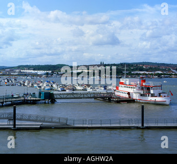 England, Kent, Rochester, River Medway, Rochester Castle and Rochester ...