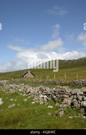 Thatched cottage at Achill Island in County Mayo Stock Photo - Alamy