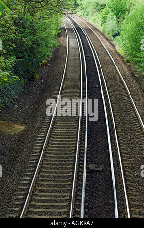 Train tracks at West Malling rail station Stock Photo - Alamy