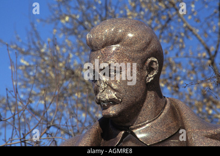 Vandalized Stalin statue in the Graveyard of Fallen Monuments in Moscow ...