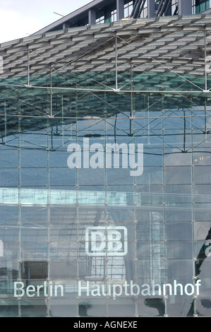 Logo of the German Federal Railways and station clock at Dammtor ...