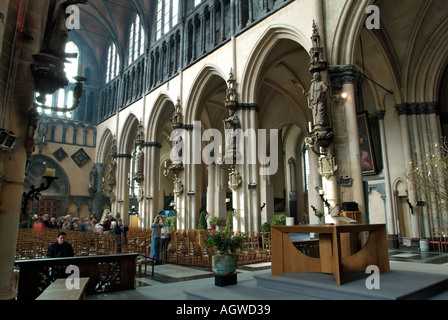 Inside Bruges' Onze Lieve Vrouwekerk (Church of Our Lady) Bruges Stock Photo - Alamy