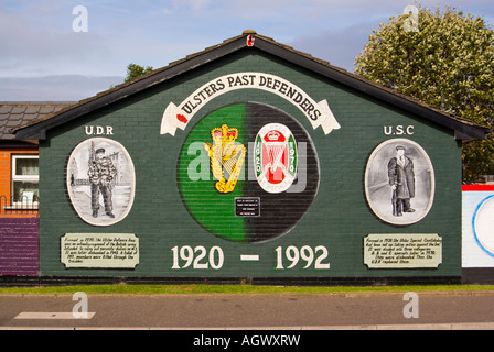 gable wall with UDA (Ulster Defence Association) painting, Belfast ...