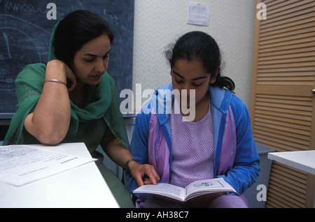 Punjabi lesson for Sikh children in a classroom of the gurdwara Stock ...