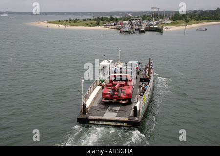 Chappy Ferry "On Time III" arrives with cars and passengers from ...