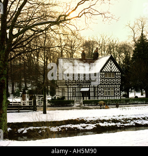 Picturesque winter snow scene of the Elizabethan manor house at Siston ...