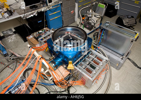 Gigapixel camera for the Pan-STARRS 1 telescope at Haleakala ...