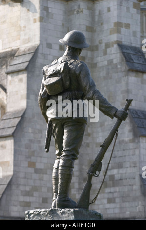 Statue of WW1 Rifleman, King's Royal Rifle Corps Memorial, Winchester ...