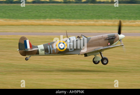 Supermarine Spitfire Vb cockpit Stock Photo - Alamy