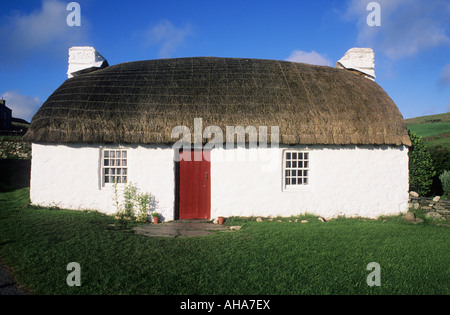 Cregneish Isle of Man traditional Manx crofters cottages thatch ...
