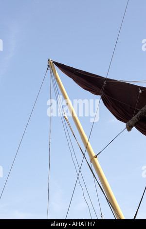 Detail of mast and rigging of sailing barge Stock Photo - Alamy