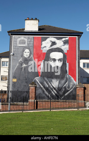 Mural of the Irish hunger-striker Raymond McCartney in Rossville Street ...