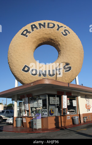 Randy's Donuts Los Angeles Stock Photo - Alamy