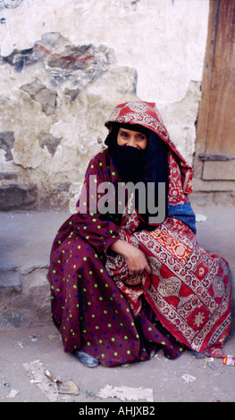 Sana'a Yemen Woman wearing Sana'Ani Sitarah and Half Niqab In Doorway ...