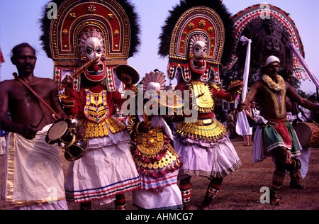 THIRAYATTAM A DANCE FORM PERFORMED WITH THEYYAM KERALA Stock Photo - Alamy