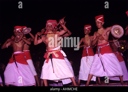 VELAKALI TRADITIONAL DANCE FORM OF KERALA Stock Photo - Alamy