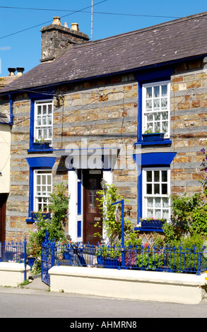 Traditional stone cottage with Welsh slate roof at Stock Photo - Alamy