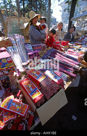 Selling fireworks China Stock Photo - Alamy