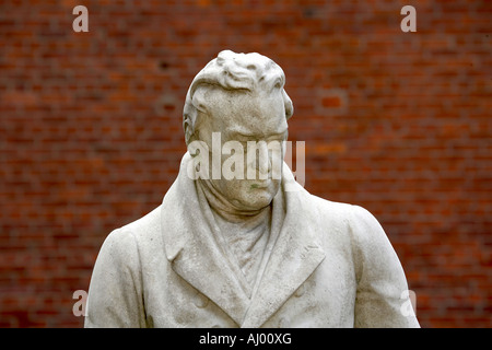 William Wilberforce statue outside Wiliam Wilberforce House High Street ...