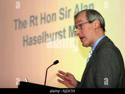 Sir Alan Haselhurst MP speaking at the 2007 Stop Stansted Expansion SSE ...